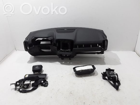 31442543 Volvo XC40 Dashboard, 720.00 € | RRR