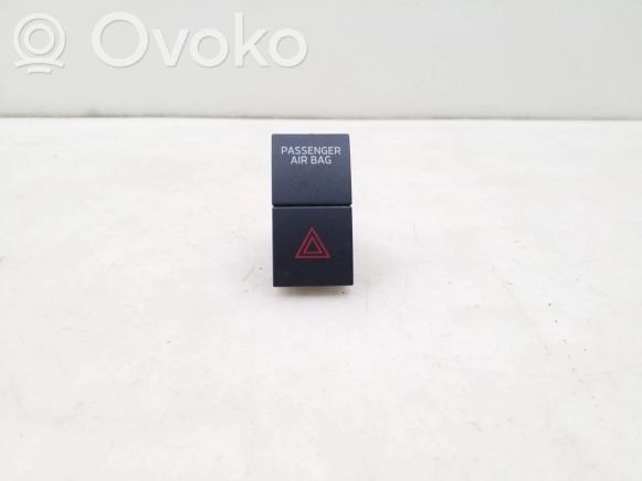 3V0953507 Skoda Superb B8 (3V) Hazard light switch, 16.23 € | RRR