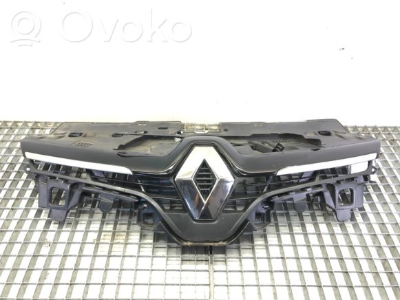 628101467R Renault Clio IV Front bumper upper radiator grill, 47.06 € | RRR
