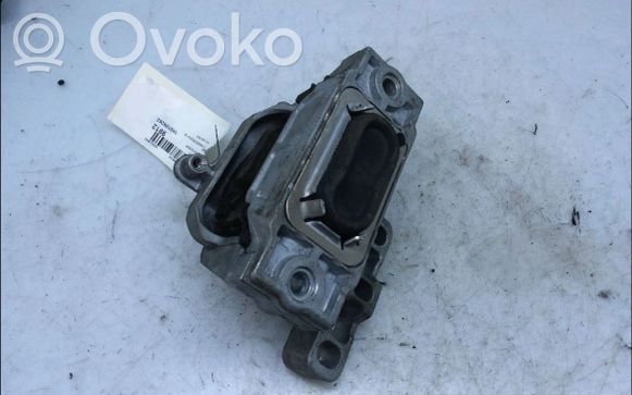 1K0199262 Volkswagen PASSAT B6 Engine mount bracket, 10.00 € | RRR