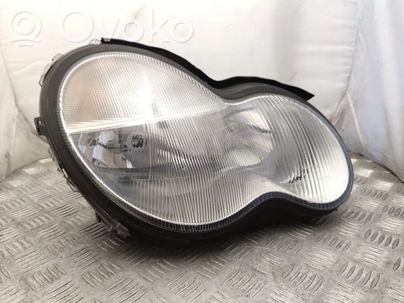 A2038200261 Mercedes-Benz C W203 Headlight/headlamp, 15.29 € | RRR