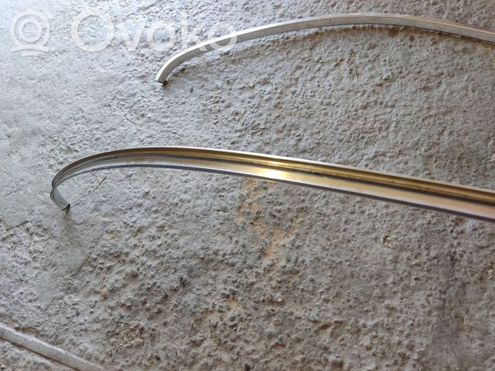 A2046900880 Mercedes-Benz C W204 Moulures, baguette de toit, 38.00 ...