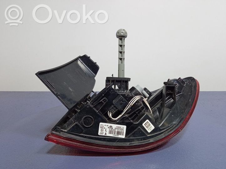 265551035R Renault Clio V Rear/tail lights, 52.40 € | RRR