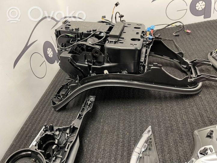 A2136800401 Mercedes-Benz E W213 Türverkleidung komplett, 399.60 € | RRR