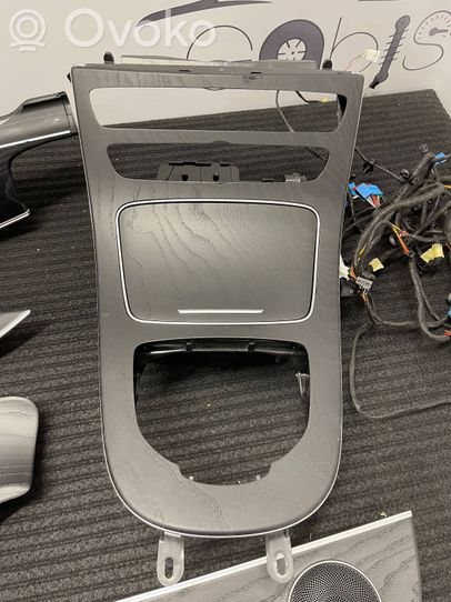 A2136800401 Mercedes-Benz E W213 Türverkleidung komplett, 399.60 € | RRR