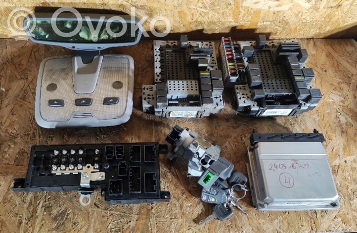 ACX958 Volvo XC90 Engine ECU kit and lock set 08667710 - Used car part ...