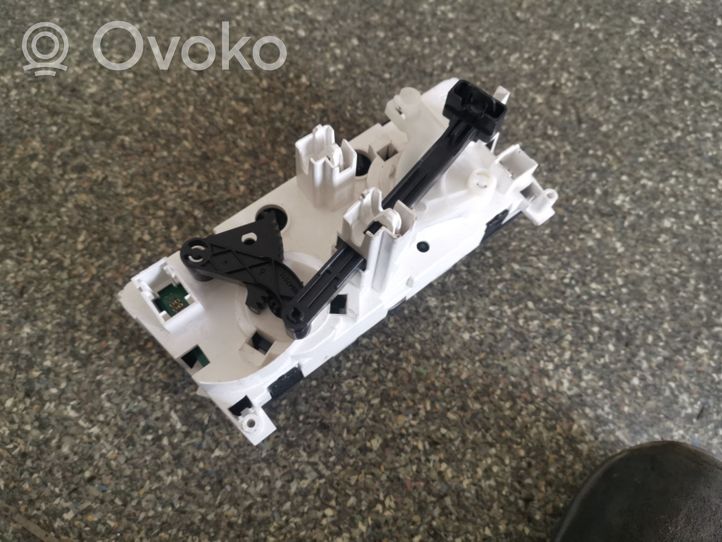 T1001391P Citroen C3 Picasso Centralina del climatizzatore, 20.00 € | OVOKO