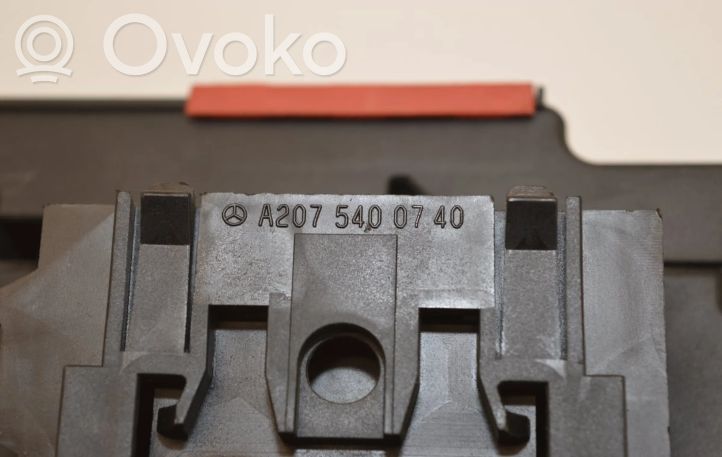 A2075400740 Mercedes-Benz C W204 Boîte à fusibles, 116.28 € | OVOKO