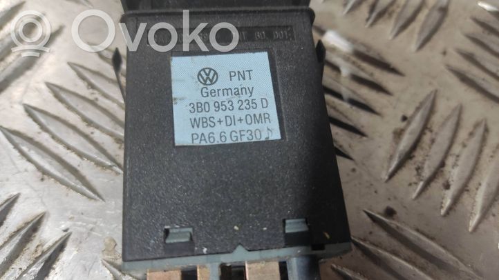 3B0953235D Volkswagen PASSAT B5.5 Hazard light switch, 8.00 € | RRR