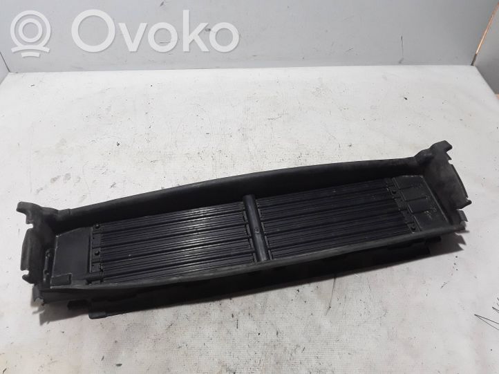 Volvo S90, V90 Radiatoriaus oro nukreipėjas (-ai) 31383212 - Naudota ...