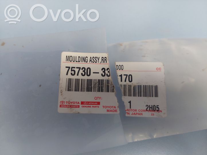 7573033170 Toyota Camry VIII XV70 Moulure de porte arrière, 30.00 € | OVOKO