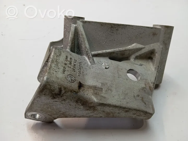 31430470 Volvo XC60 Moottorin kiinnikekorvake (käytetyt), 16.00 € | OVOKO