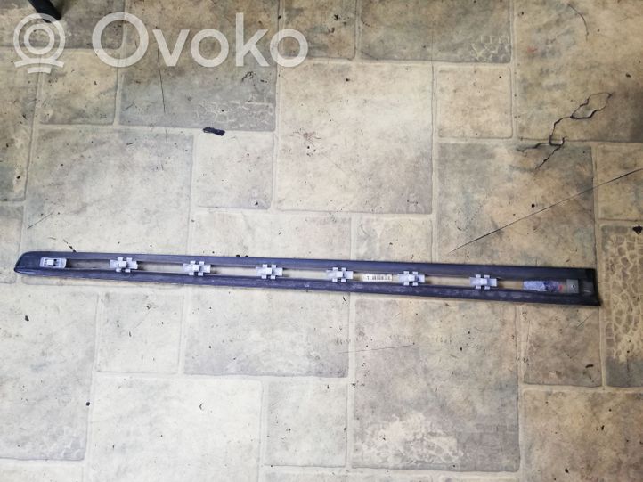 BRZ123119 Mercedes-Benz ML W164 Moulure de porte avant A1646905162 ...