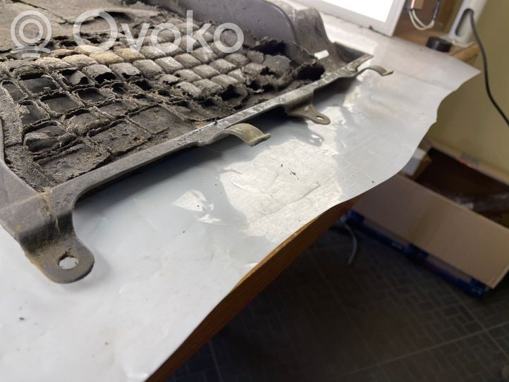 BMW 3 E46 Engine splash shield/under tray, 14.00 € | RRR