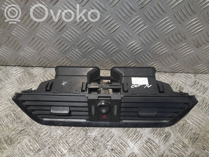 5E0820951A Skoda Octavia Mk3 (5E) Dash center air vent grill, 45.00 € | RRR