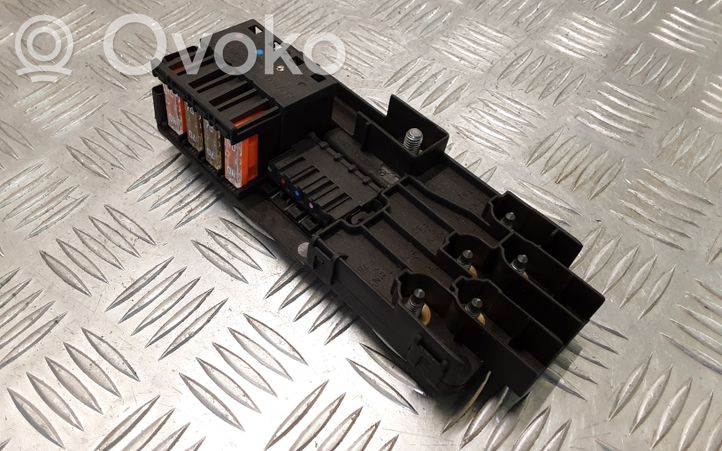 1645450201 Mercedes-Benz ML W164 Module de fusibles, 20.00 € | OVOKO