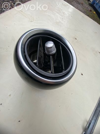 A2058301054 Mercedes-Benz C W205 Rear air vent grill, 33.00 € | RRR