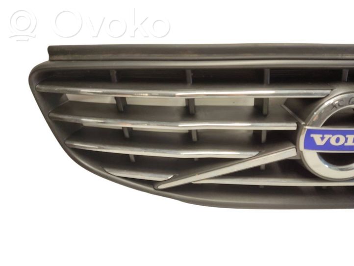 31333832 Volvo XC60 Augšējais režģis, 150.00 € | RRR