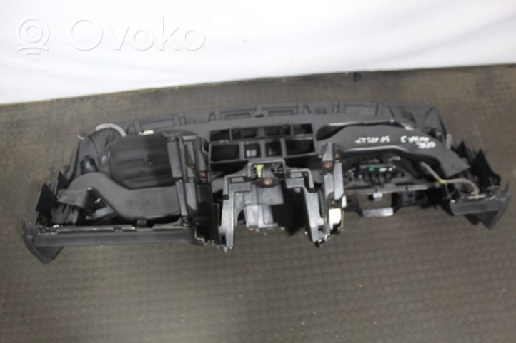 Opel Astra J Tableau de bord, 470.35 € | OVOKO