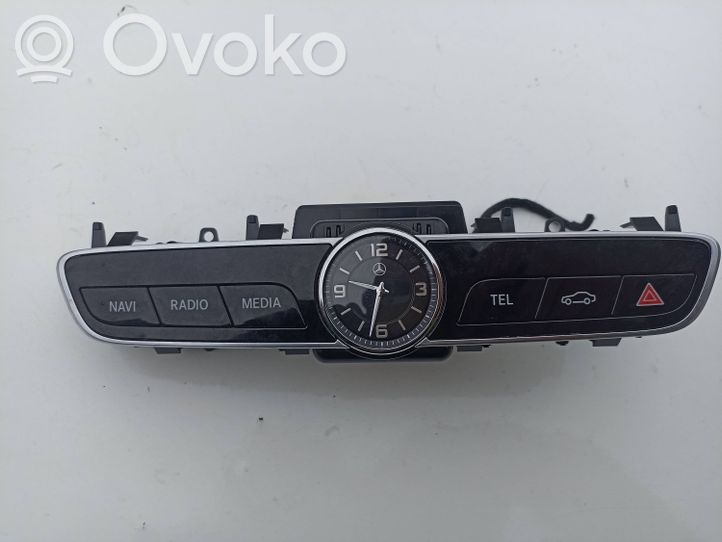 A2138272000 Mercedes-Benz E W213 Horloge, 100.00 € | OVOKO