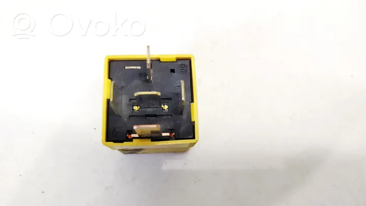 4rd00779400 Mercedes-Benz SLK R171 Autres relais, 4.50 € | OVOKO