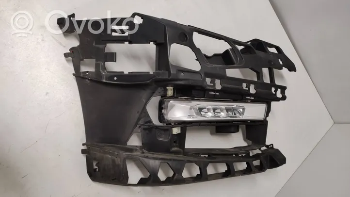 51117385346 BMW 5 G30 G31 Priekinis laikiklis bamperio, 95.00 € | RRR