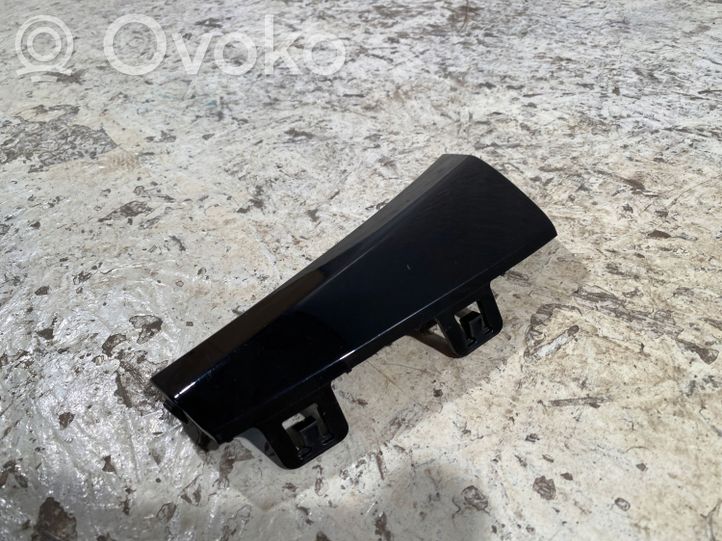 a2058856602 Mercedes-Benz C W205 Etupuskurin jakajan koristelista, 42. ...