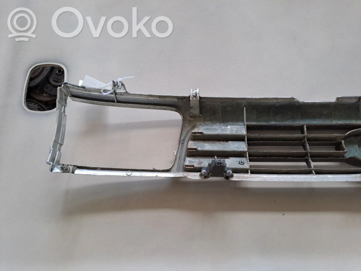 5310035210 Toyota Hilux (N80, N90, N100, N110) Front grill, 45.00 € | RRR