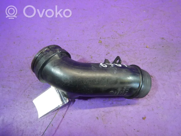 058133357A Audi A4 S4 B5 8D Air intake hose/pipe, 36.71 € | RRR