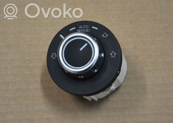 7P6927135A Volkswagen Touareg II Commande bouton réglage hauteur de ...