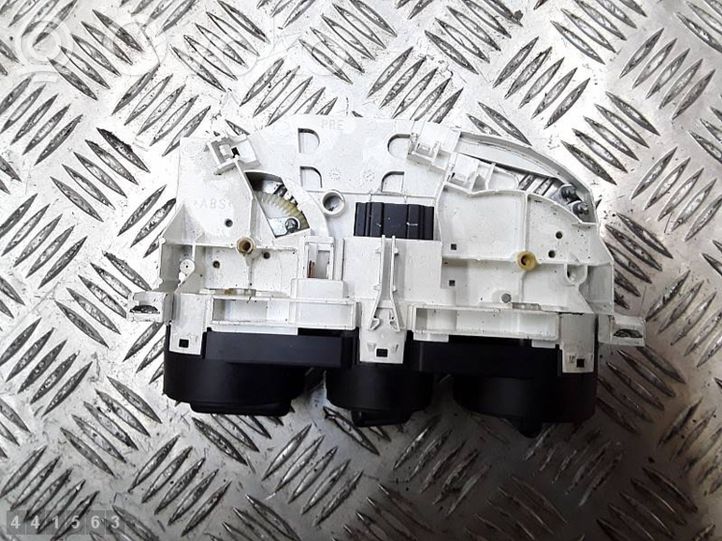 Volkswagen New Beetle Climate control unit, 25.00 € | RRR