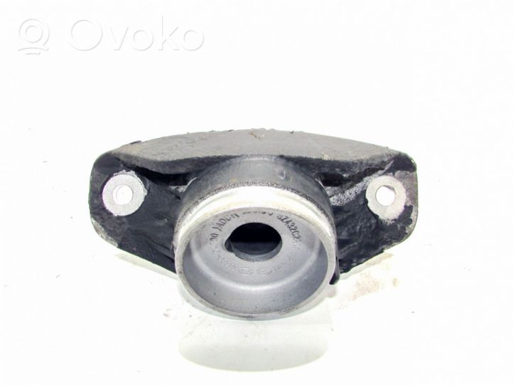 55330D7000 Hyundai Tucson TL Front shock absorber mounting bracket, 40. ...