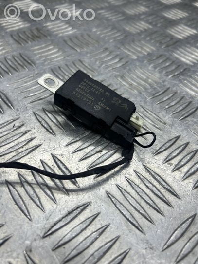 9665780780 Peugeot 508 Aerial antenna amplifier, 10.00 € | RRR