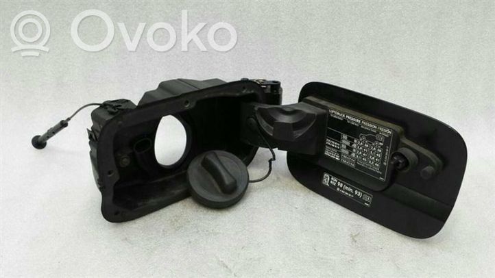 A2047500103 Mercedes-Benz C W204 Bouchon, volet de trappe de réservoir ...