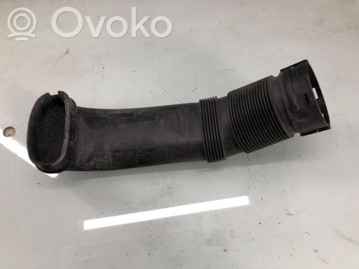 13717571344 BMW X5 E70 Air intake duct part, 15.00 € | RRR