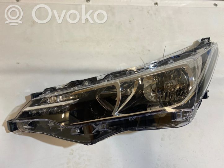 81130-02L60 Toyota Corolla E160 E170 Headlight/headlamp, 10.00 € | RRR