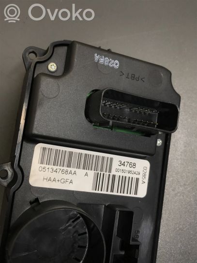 05134768AA Chrysler Voyager Climate control unit, 35.00 € | RRR