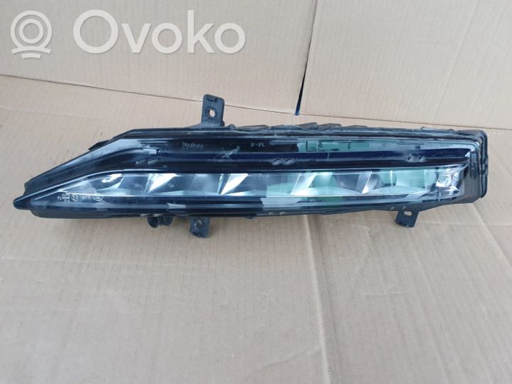 3V0941699B Skoda Superb B8 (3V) Feu antibrouillard avant, 66.00 € | OVOKO