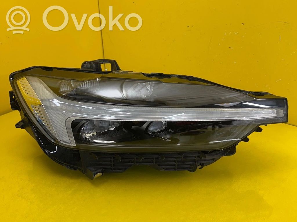32404706 Volvo XC60 Phare frontale, 300,00 € | OVOKO