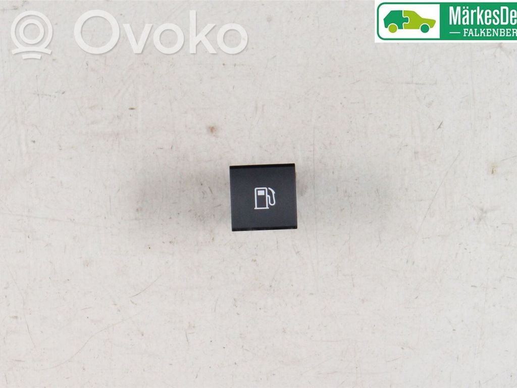 8484133040 Toyota RAV 4 (XA50) Bouton interrupteur de trappe à essence ...