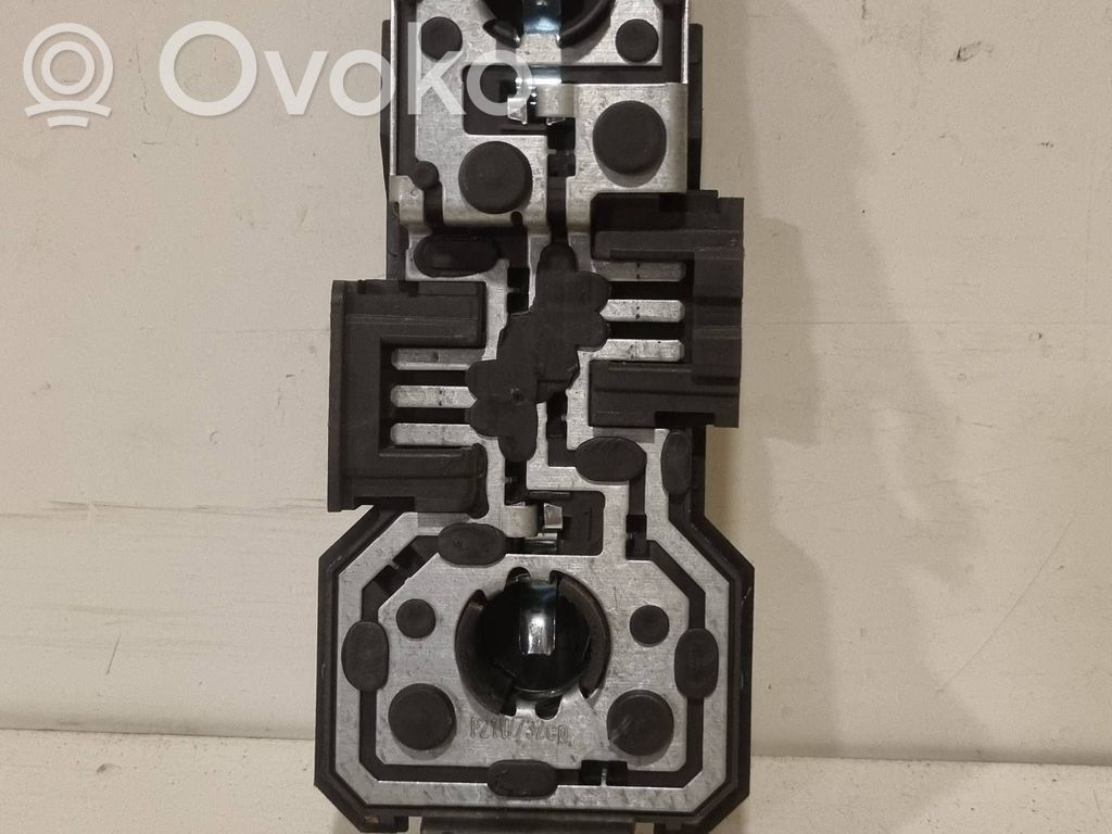 1H5945259 Volkswagen PASSAT B3 Tail light bulb cover holder, €5.00 | RRR
