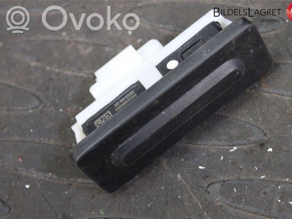 9820395580 Peugeot 208 II Tailgate/trunk/boot exterior handle, €10.19 | RRR