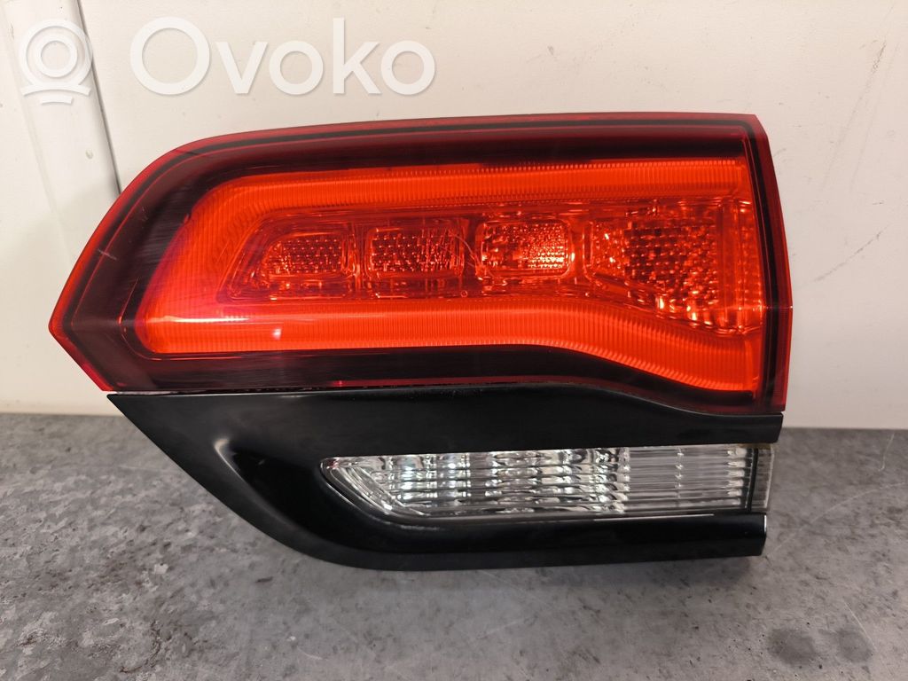 P68142944AF Jeep Grand Cherokee Takaluukun takavalot, 100,00 € | OVOKO
