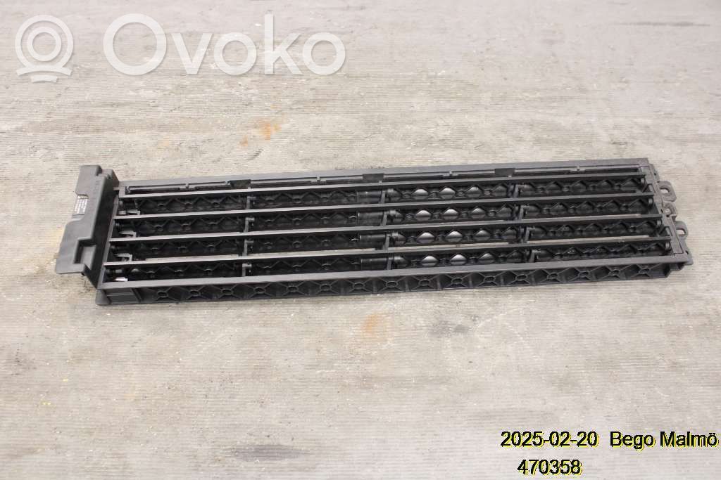 214F65316R Renault Megane IV Intercooler air guide/duct channel, €62.50 ...