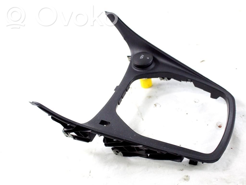 L1TBS044H83ADW Ford Puma Dashboard trim, €37.80 | RRR