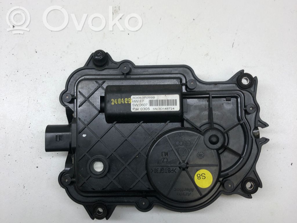 3D0837059B Volkswagen Phaeton Rear door soft close latching motor, €22. ...