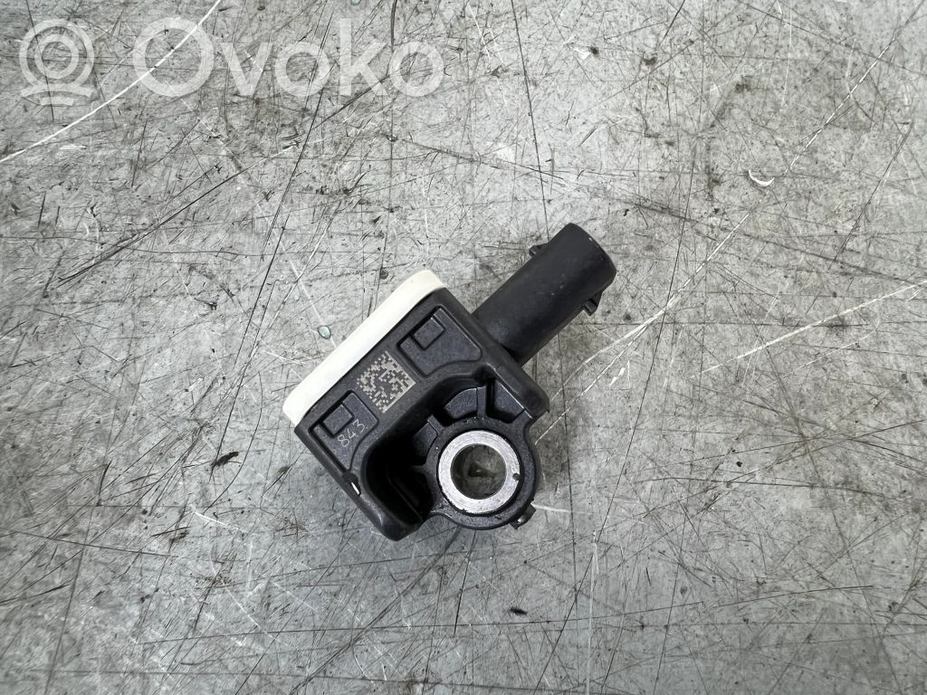 Volkswagen Touareg II Airbag deployment crash/impact sensor