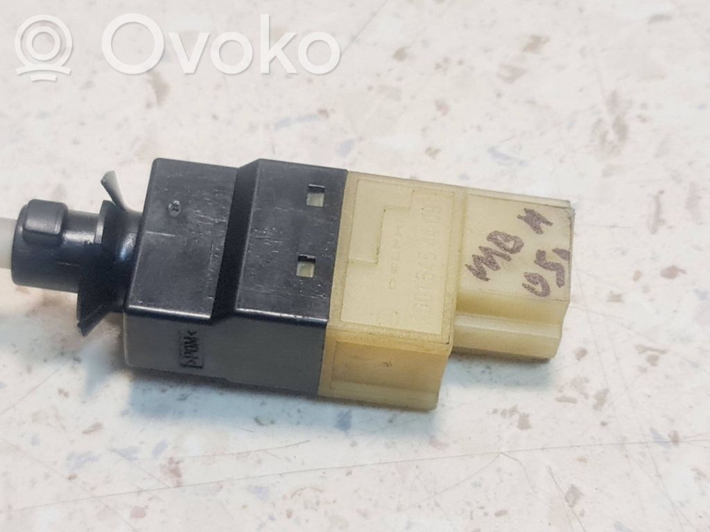 A0015456709 Mercedes-Benz E W211 Jarrupolkimen anturin kytkin, 3,79 ...