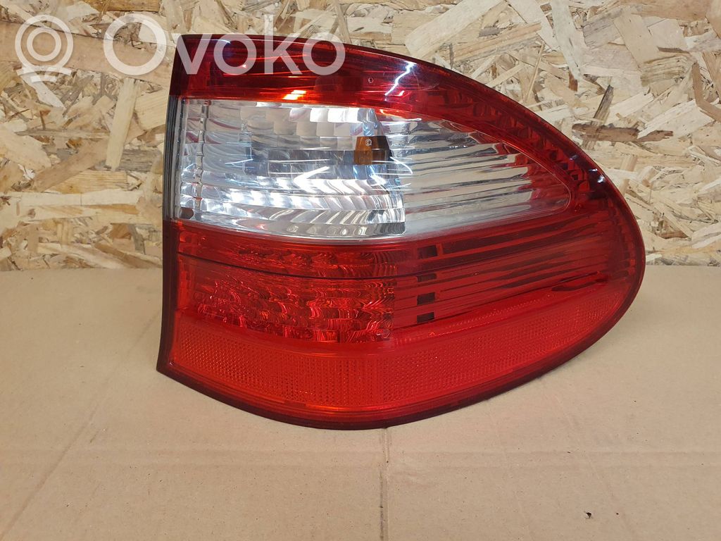2118202464 Mercedes-Benz E W211 Feux arrière / postérieurs, 50,00 € | OVOKO
