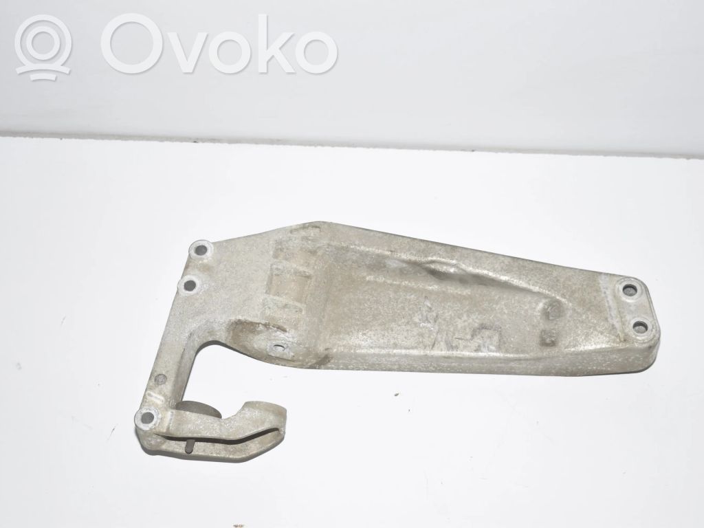 6786567 BMW X3 F25 Gearbox mounting bracket, €10.00 | RRR